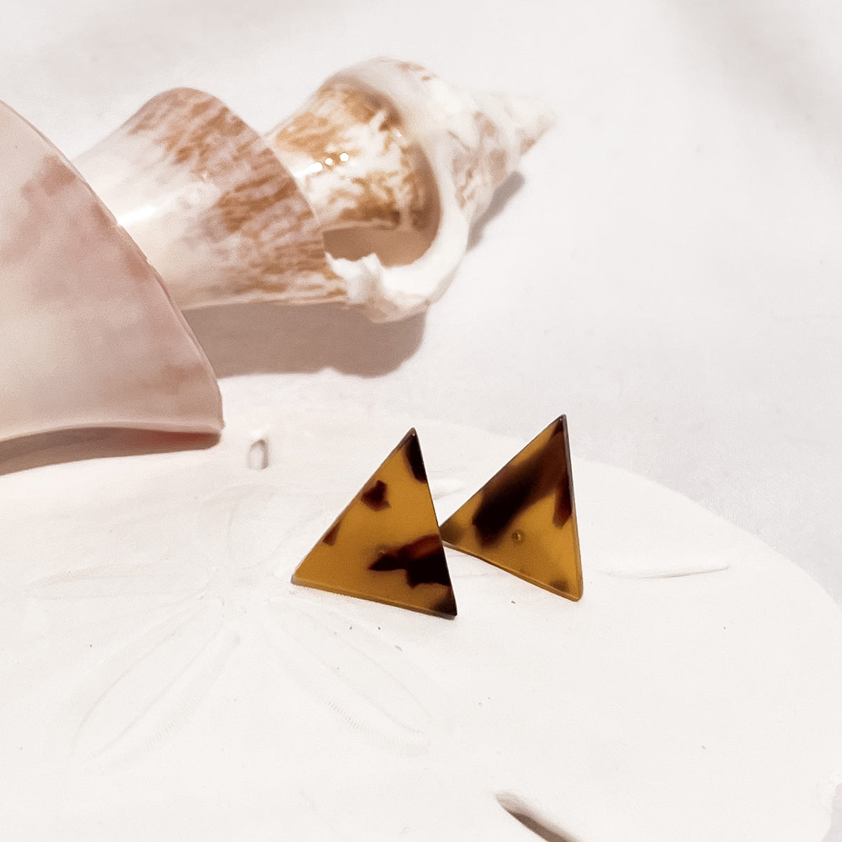 Triangle Tortoise Stud Earrings Tortoise – SoHa Living